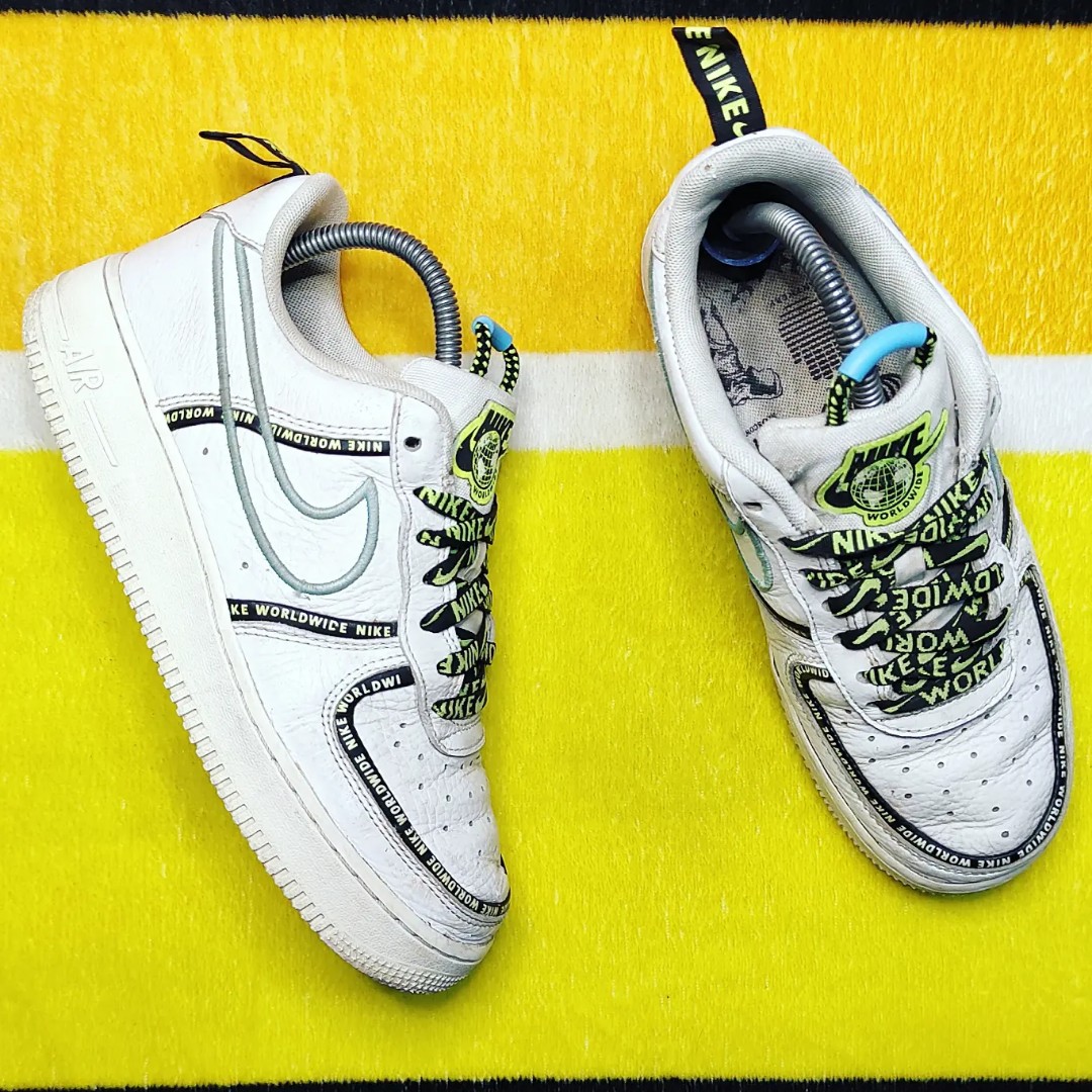 Nike Air Force 1 " WorldWide" Second, Fesyen Pria, Sepatu , Sneakers di ...