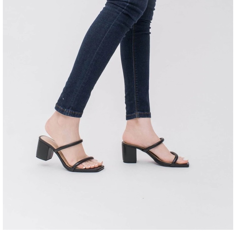 [Repriced] Size 5 brand new 2.5 inch block heels Dixie black Aztrid ...