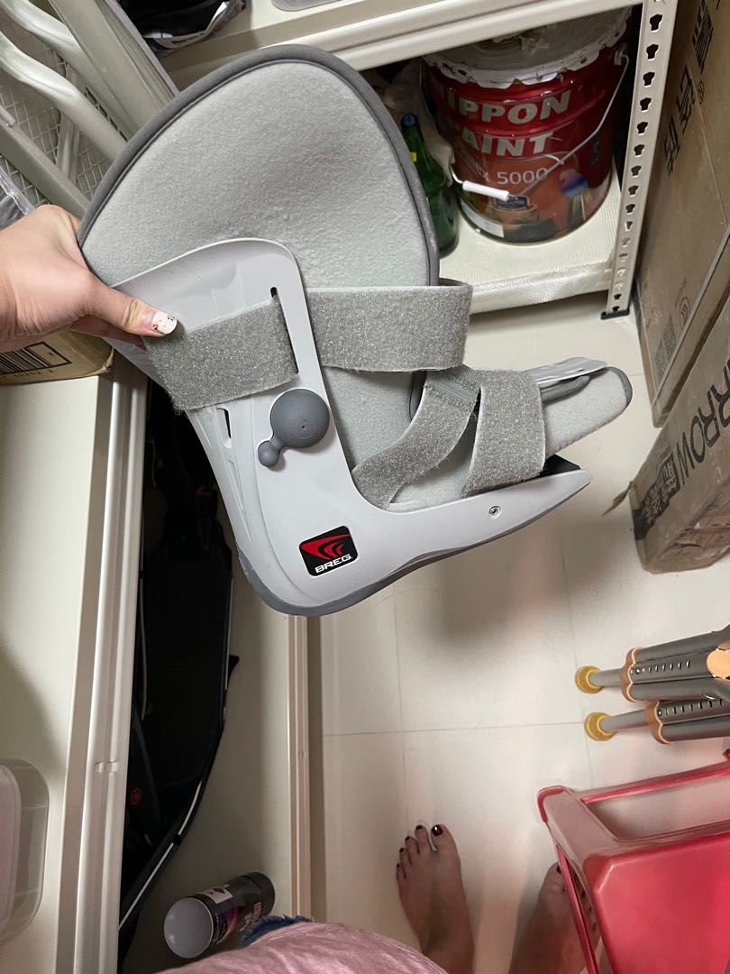 Aircast boot , Health & Nutrition, Assistive & Rehabilatory Aids, Other ...