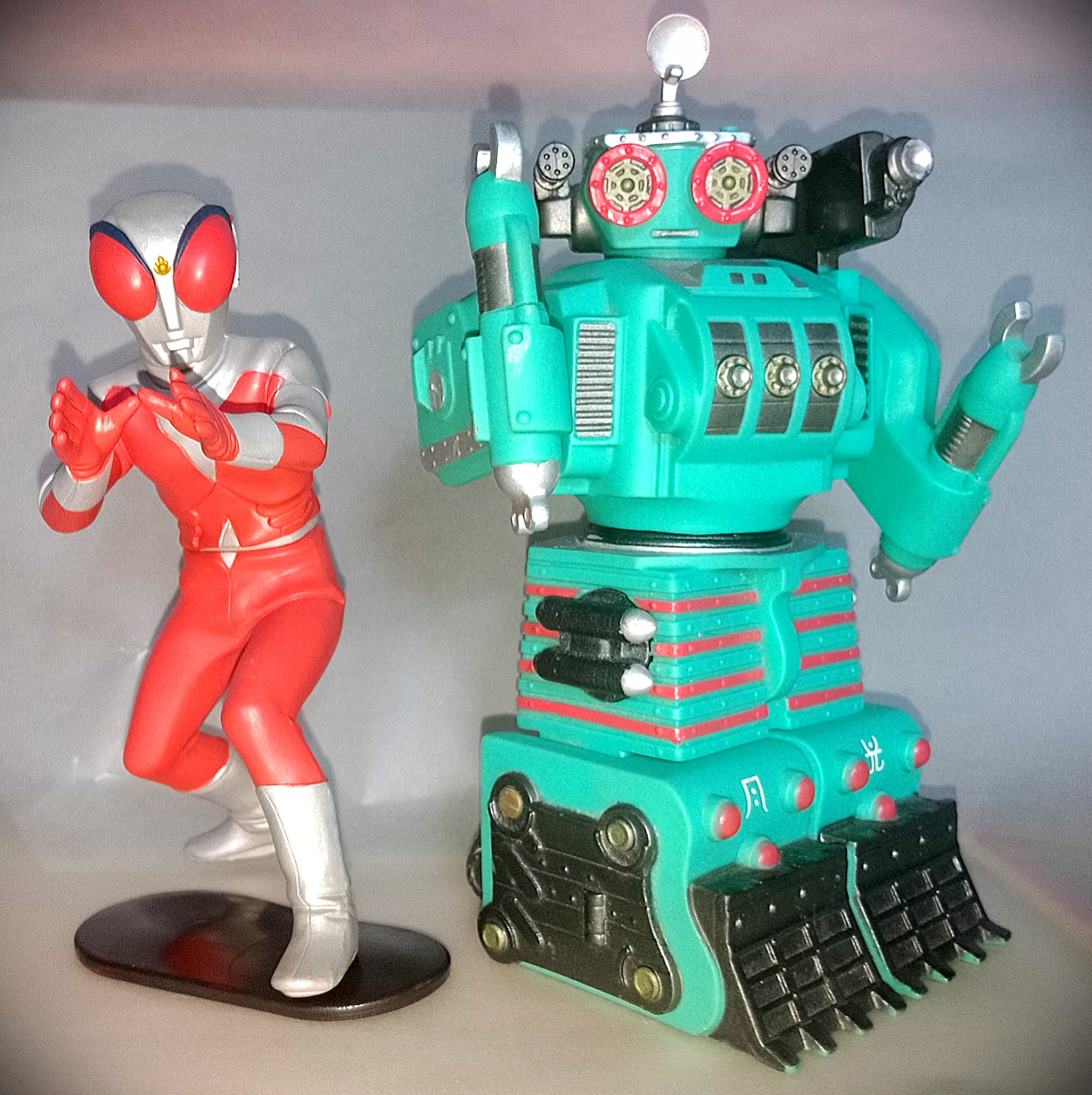 Classic tokusatsu figure and robot vinyl action figure takara mikazuki ...