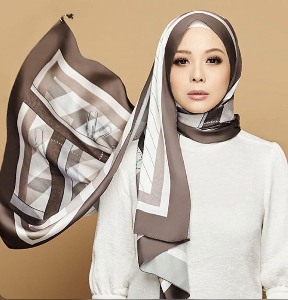 DUCK THE PRODUCKTIVE, Women's Fashion, Muslimah Fashion, Hijabs on ...