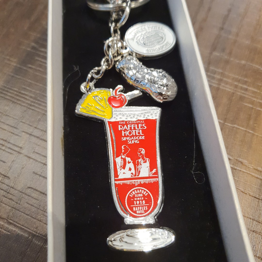[LIMITED EDITION] Raffles Hotel Singapore Sling Keychain, Hobbies & Toys, Memorabilia ...