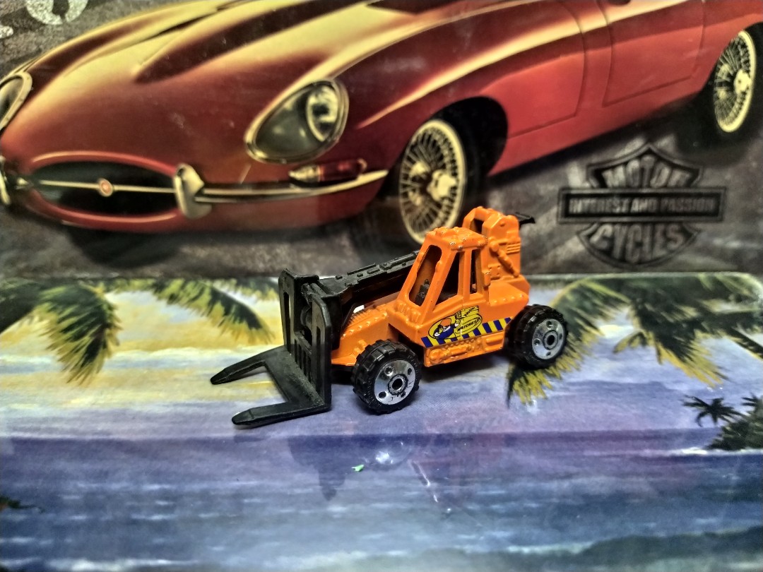 Matchbox forklift, Toys & Games, Diecast & Toy Vehicles on Carousell