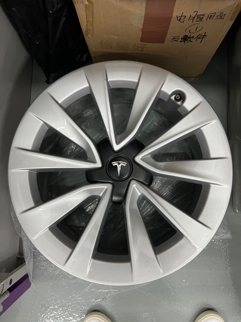 Model 3 LR 19” 車鈴, 汽車配件, 車軚 - Carousell