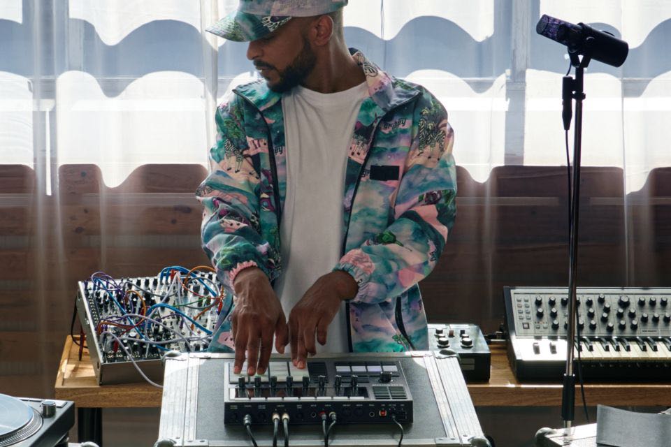 Native Instruments Maschine+ Production Workstation, Audio, Portable ...