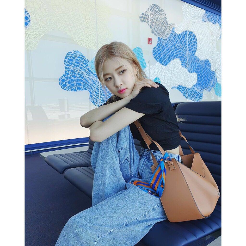 READY STOCK Blackpink rose/jisoo High Waist Wide Leg Jeans, Women's ...