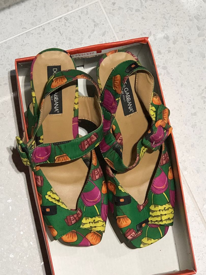 Used Wedges DG, Women's Fashion, Footwear, Wedges on Carousell