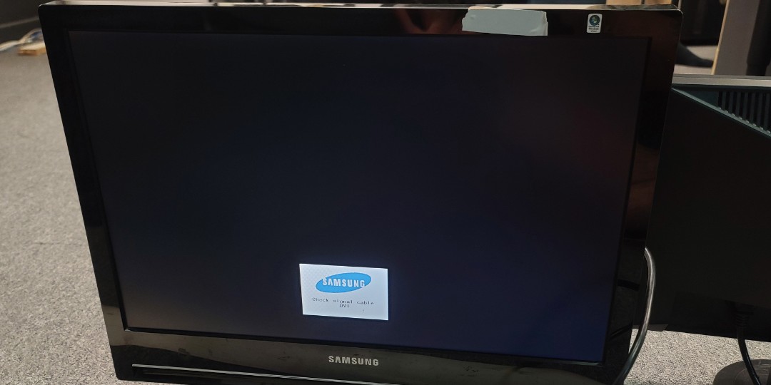 30 Inch Samsung monitor, Computers & Tech, Desktops on Carousell