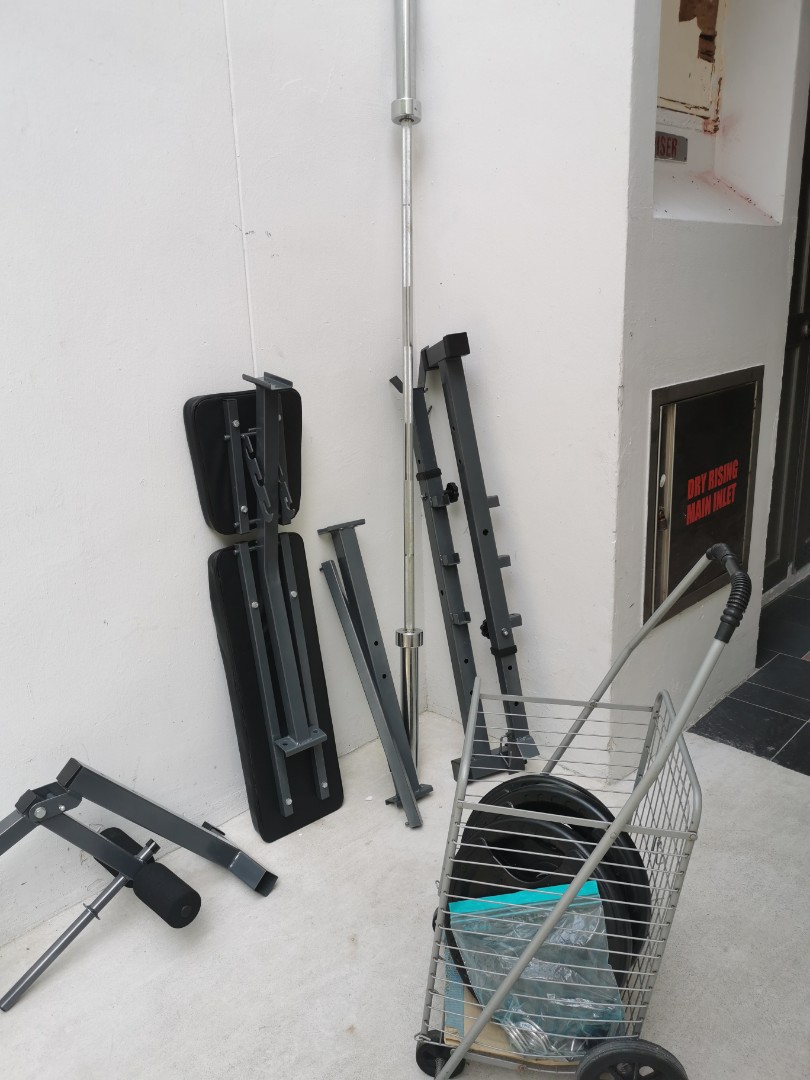 Bench+barbell +plates 15kg each.. Total 60kg., Sports Equipment ...
