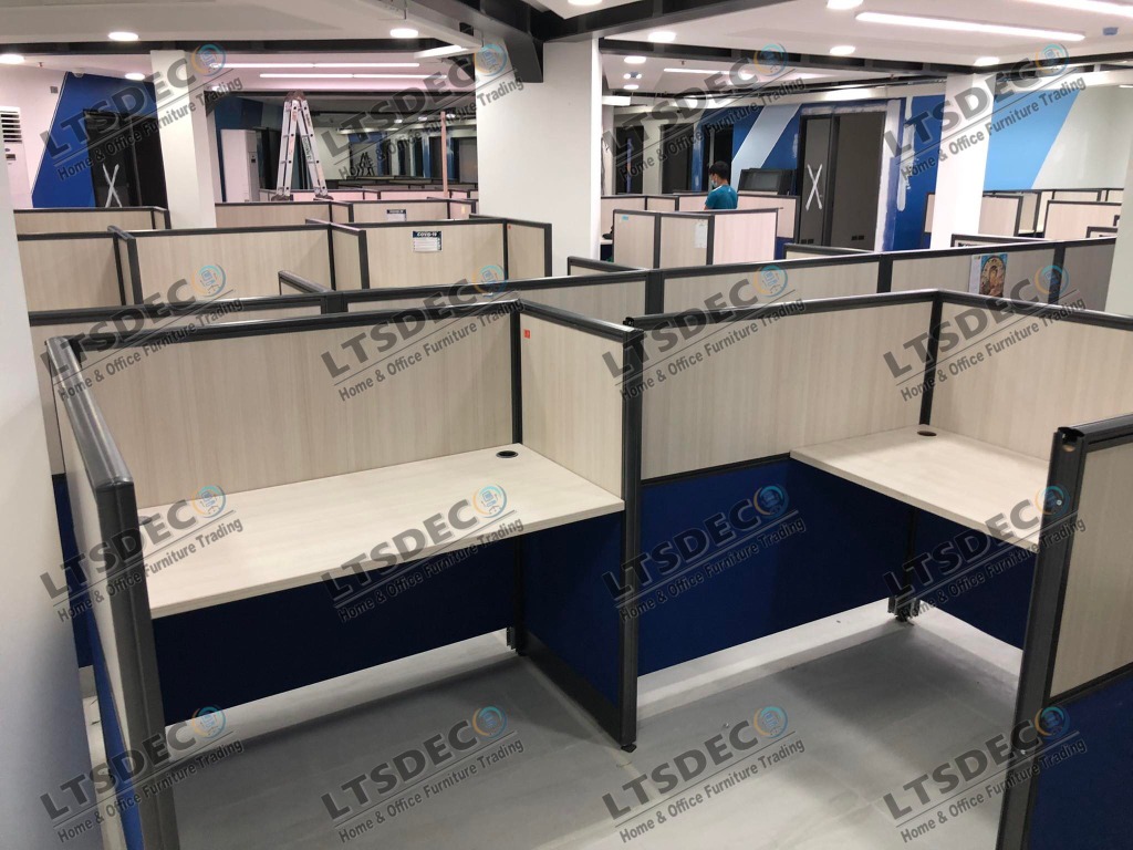 CALL CENTER TABLE WITH SHARING PANEL OFFICE PARTITIONS, Furniture ...