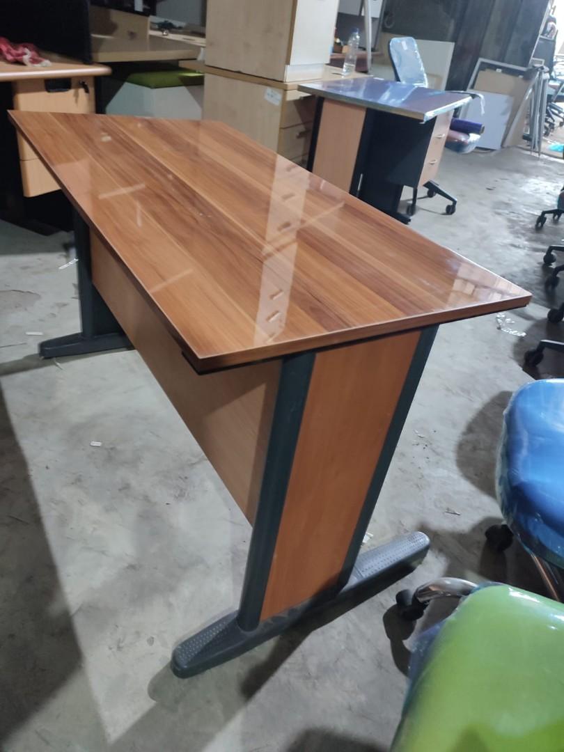 MEJA KANTOR HIGH POINT KAKI BESI, Perabotan Rumah di Carousell