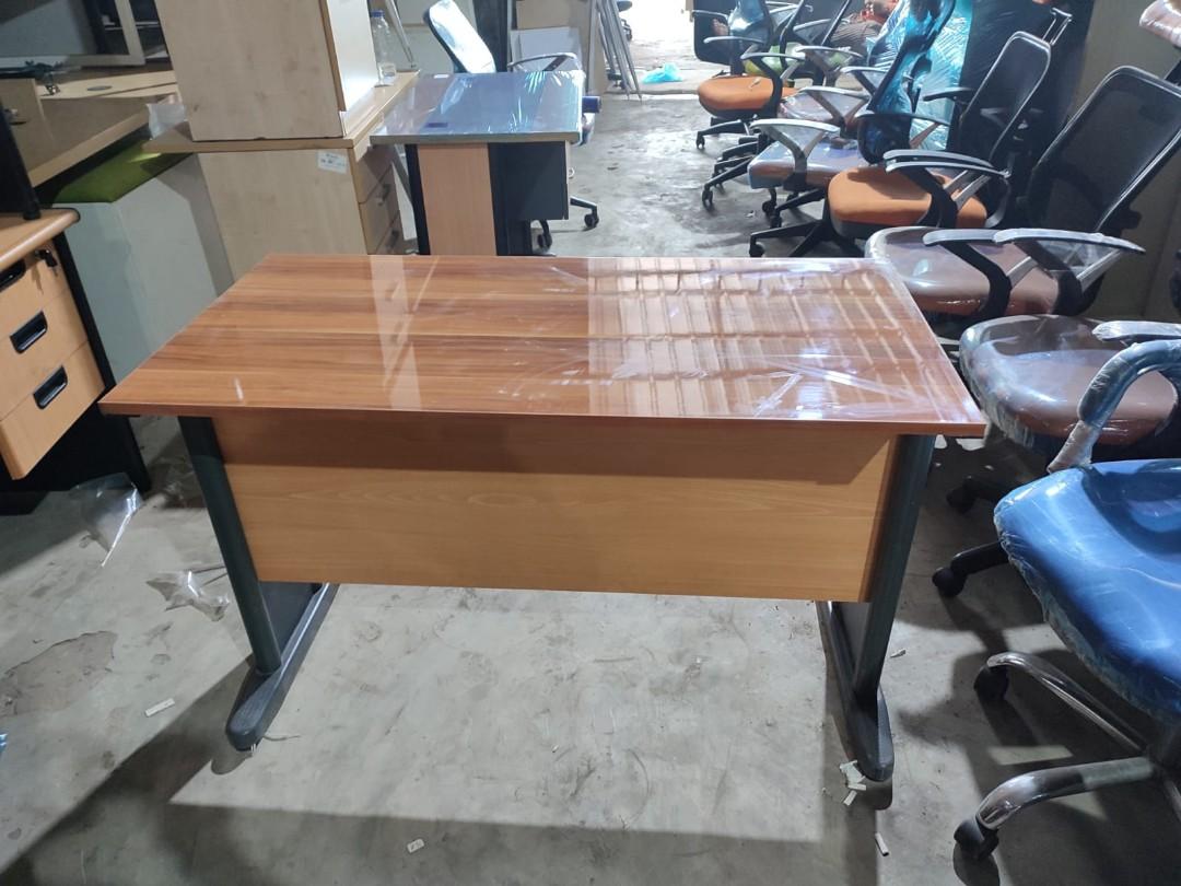 MEJA KANTOR HIGH POINT KAKI BESI, Perabotan Rumah di Carousell