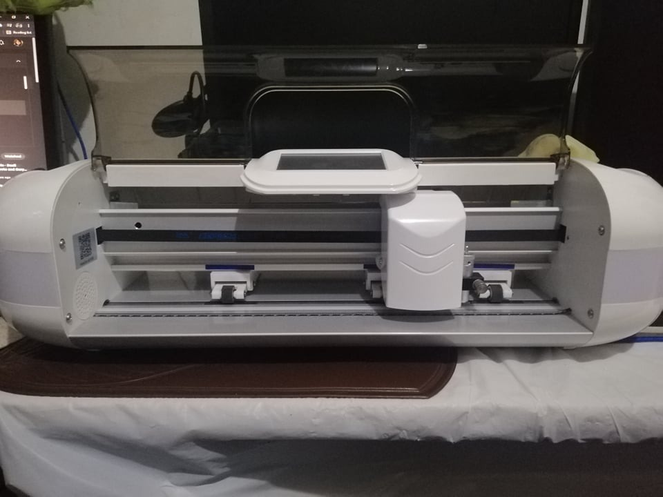 Cuyi Mini Cutter Plotter, Hobbies & Toys, Stationary & Craft, Craft ...