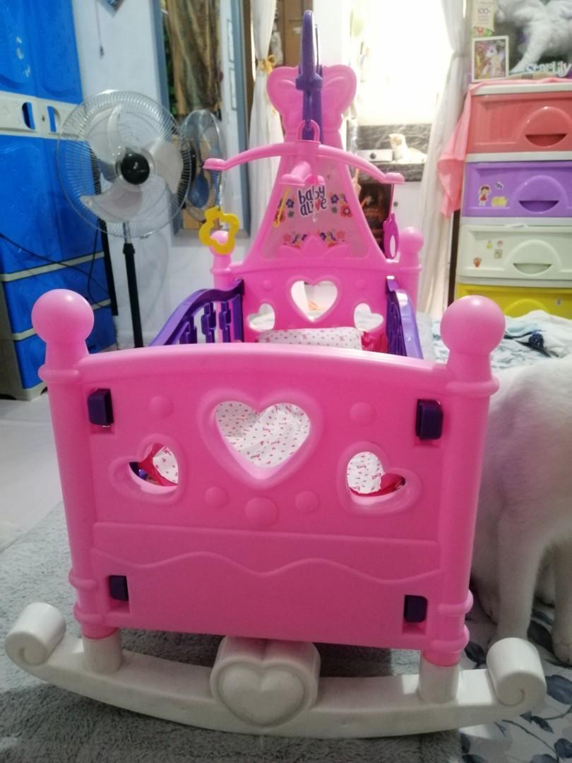 Original Baby Alive crib, Hobbies & Toys, Toys & Games on Carousell