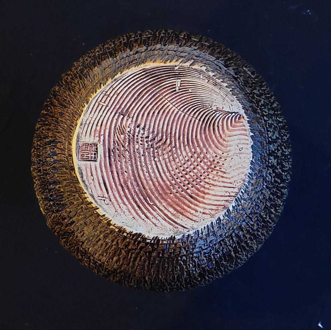 "The ripple" handmade artisanal pottery vase by Leslie Chew (Serial no ...