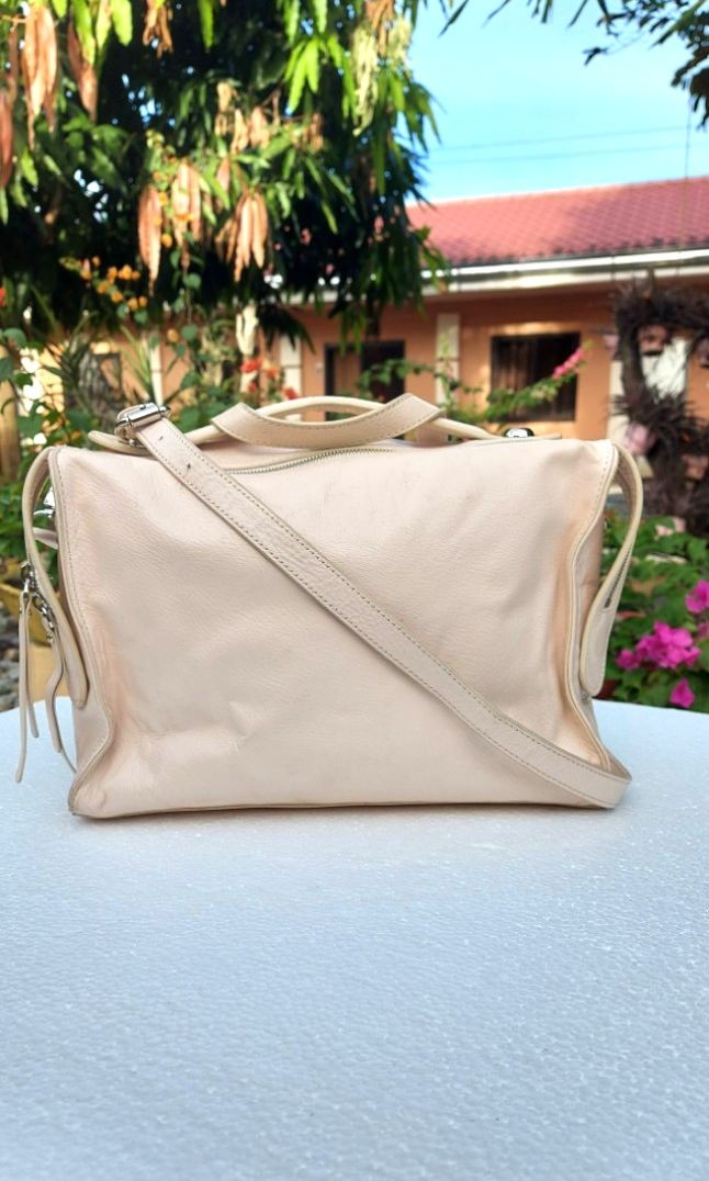 Andiata Two Way Bag ( off white), Women's Fashion, Bags & Wallets ...