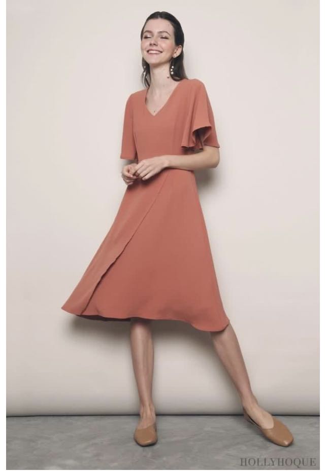 Hollyhoque Hamilton Flutter Sleeve Midi Dress in Rose Pink, Women's ...