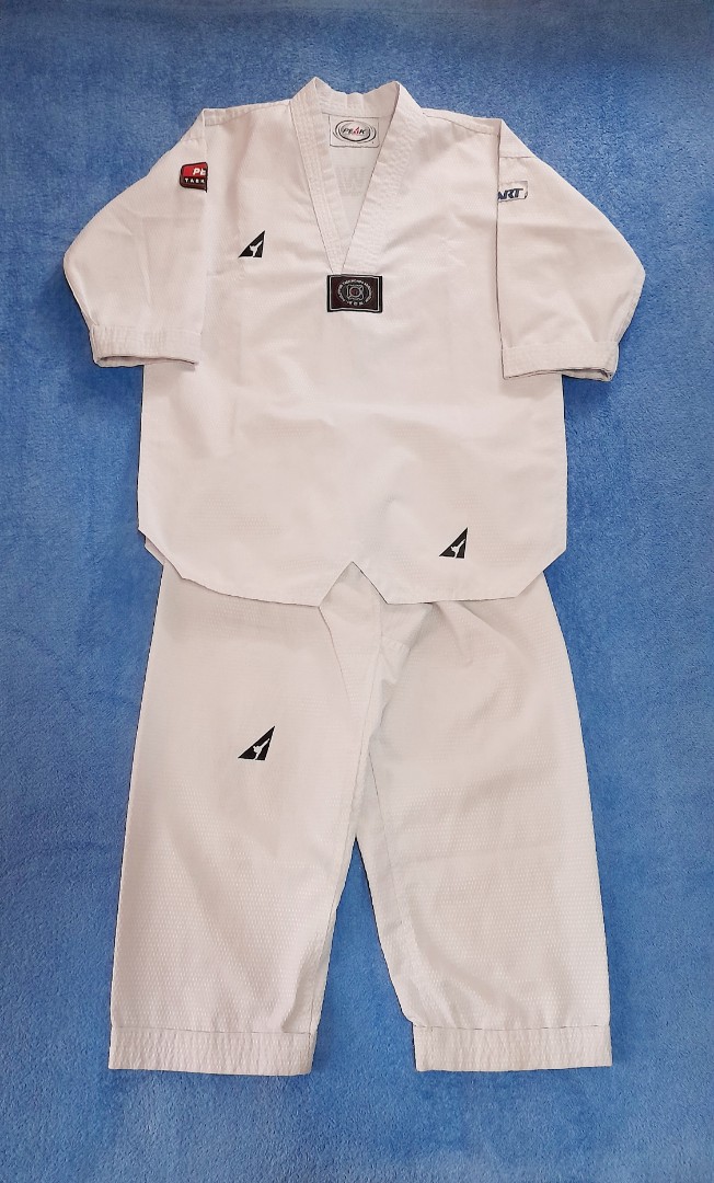 Taekwondo Dobok 3, Sports Equipment, Sports & Games, Combat Sports on ...