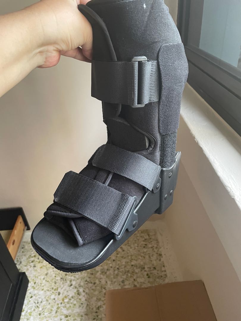 LIKE NEW Removable Cast/ Air Cast/ Ankle Cast Boot Size MD, Health ...