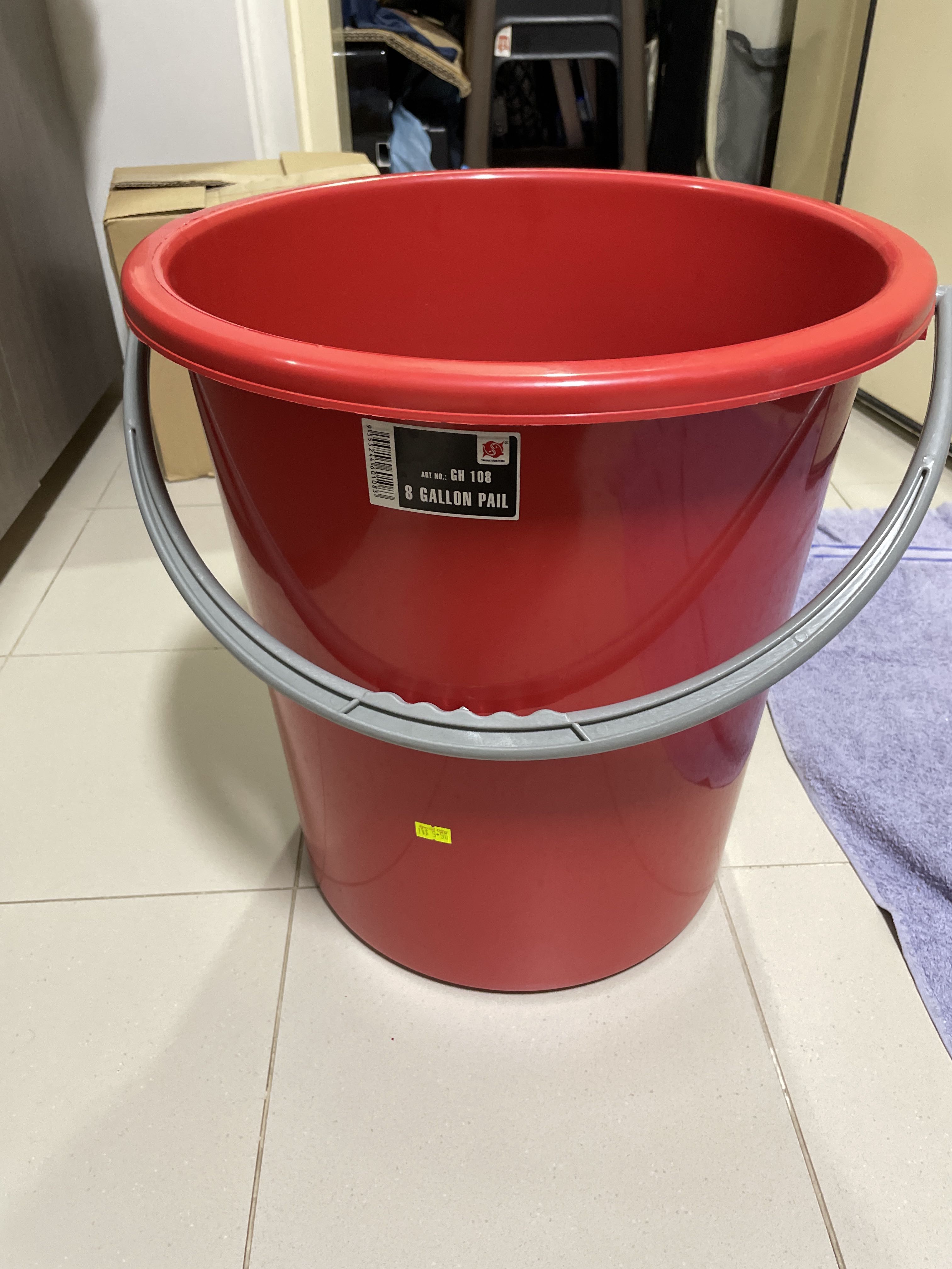 Confinement bath big pail 8 gallons, Babies & Kids, Bathing & Changing ...