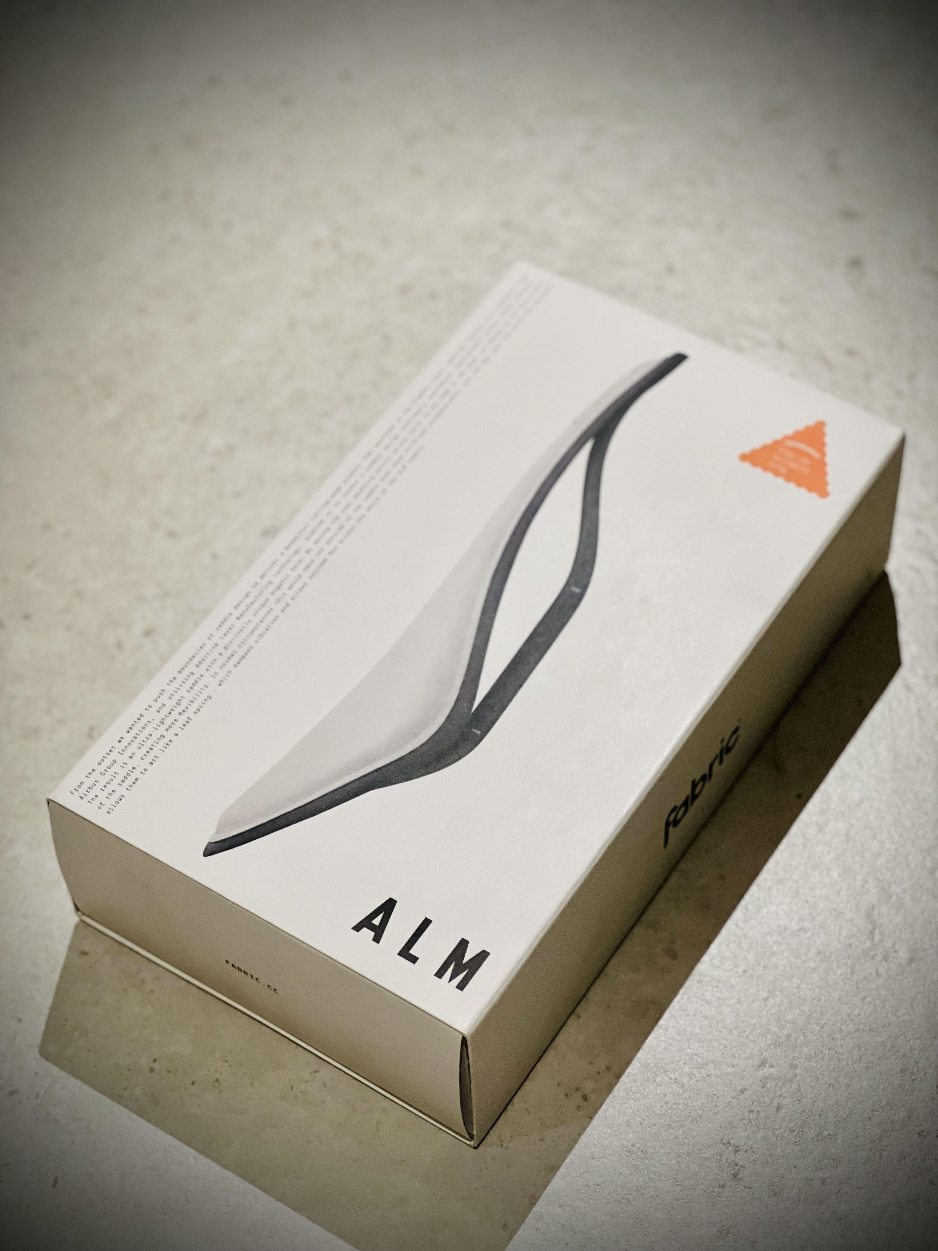 Fabric ALM Shallow Ultimate Saddle (White/Black), Sports Equipment ...