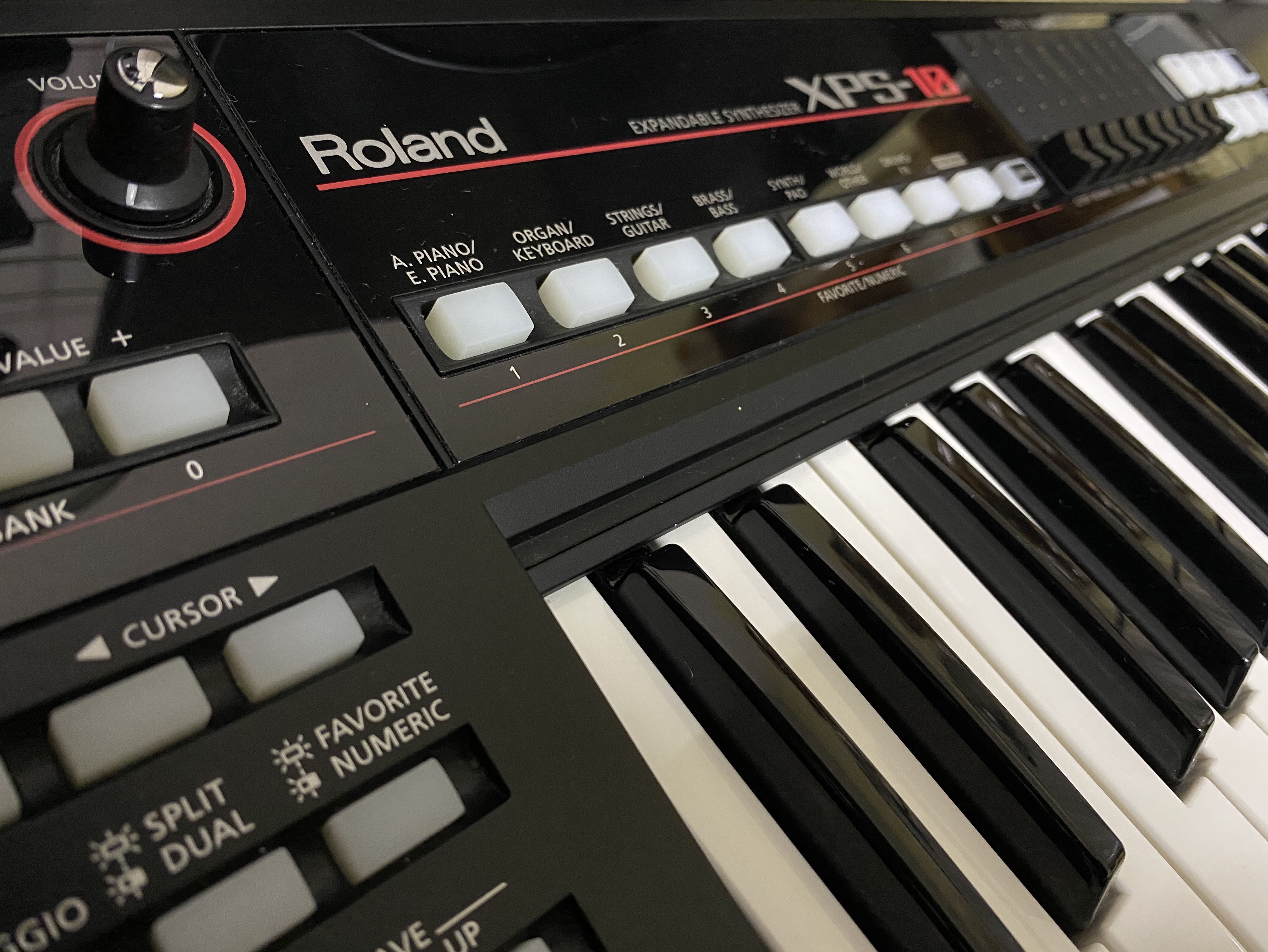 Roland XPS-10 Keyboard, Hobbies & Toys, Music & Media, Musical ...
