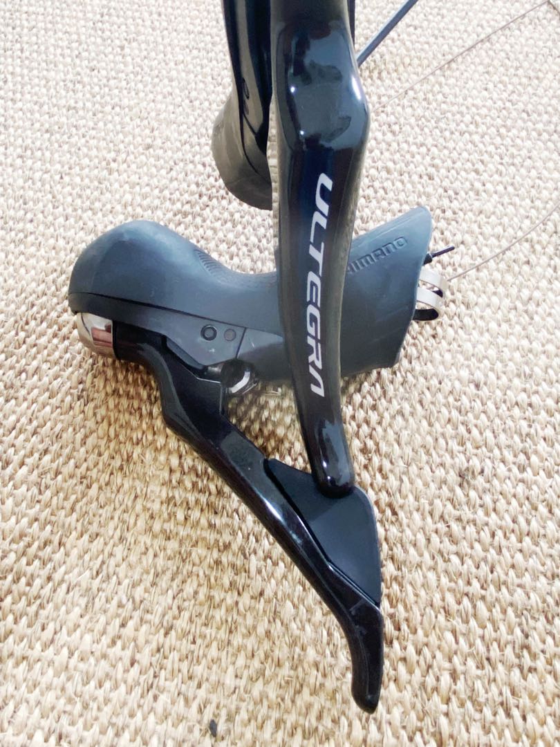 Shimano Ultegra ST-R8020 shifters + BR-R8070 hydraulic disc brakes ...