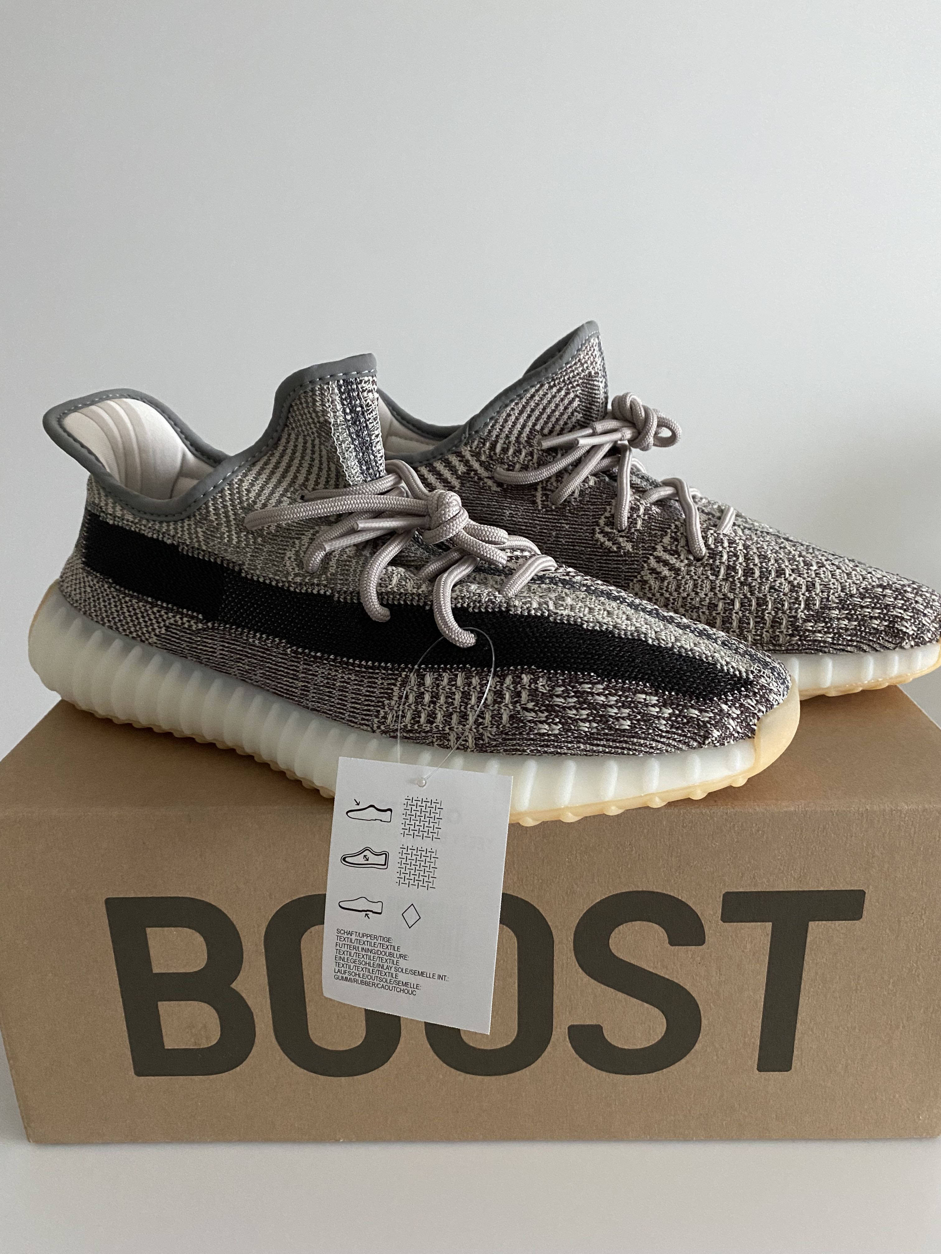 Yeezy 350 v2 ZYON , Men's Fashion, Footwear, Sneakers on Carousell