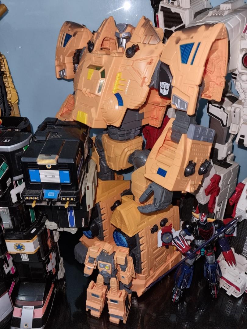 Transformers Autobot Ark, Hobbies & Toys, Toys & Games on Carousell