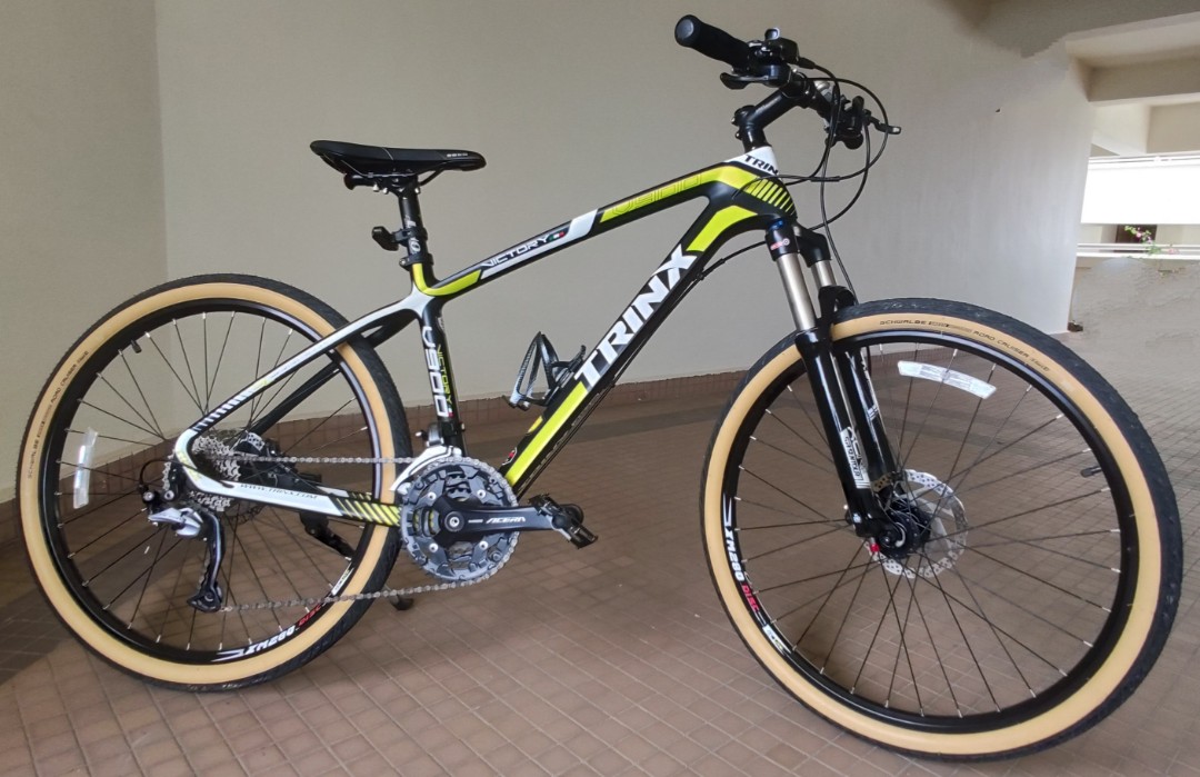 Trinx V900 Carbon Frame 26"x16" mountain bike Small/medium, Sports ...