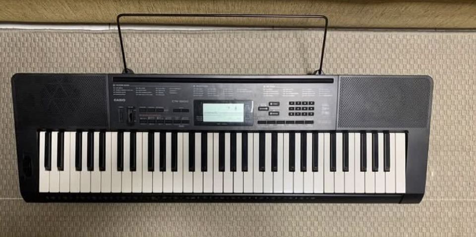 Casio key board, Hobbies & Toys, Music & Media, Musical Instruments on ...