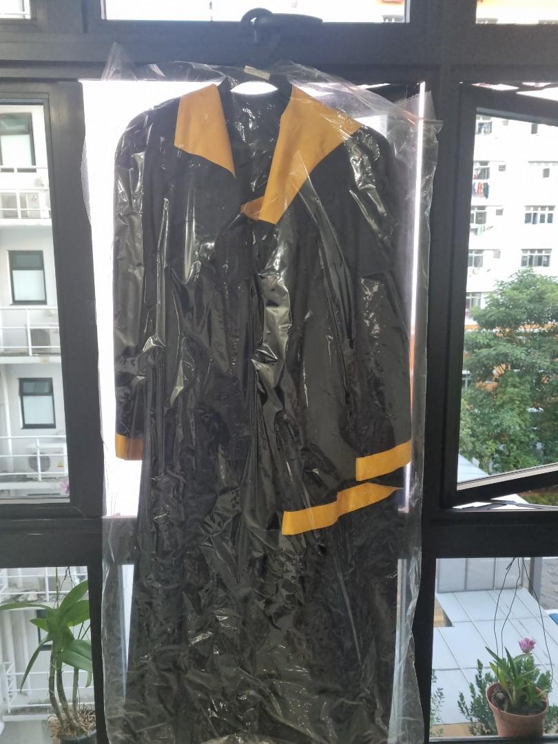 Ngee ann poly graduation gown, Men's Fashion, Coats, Jackets and ...