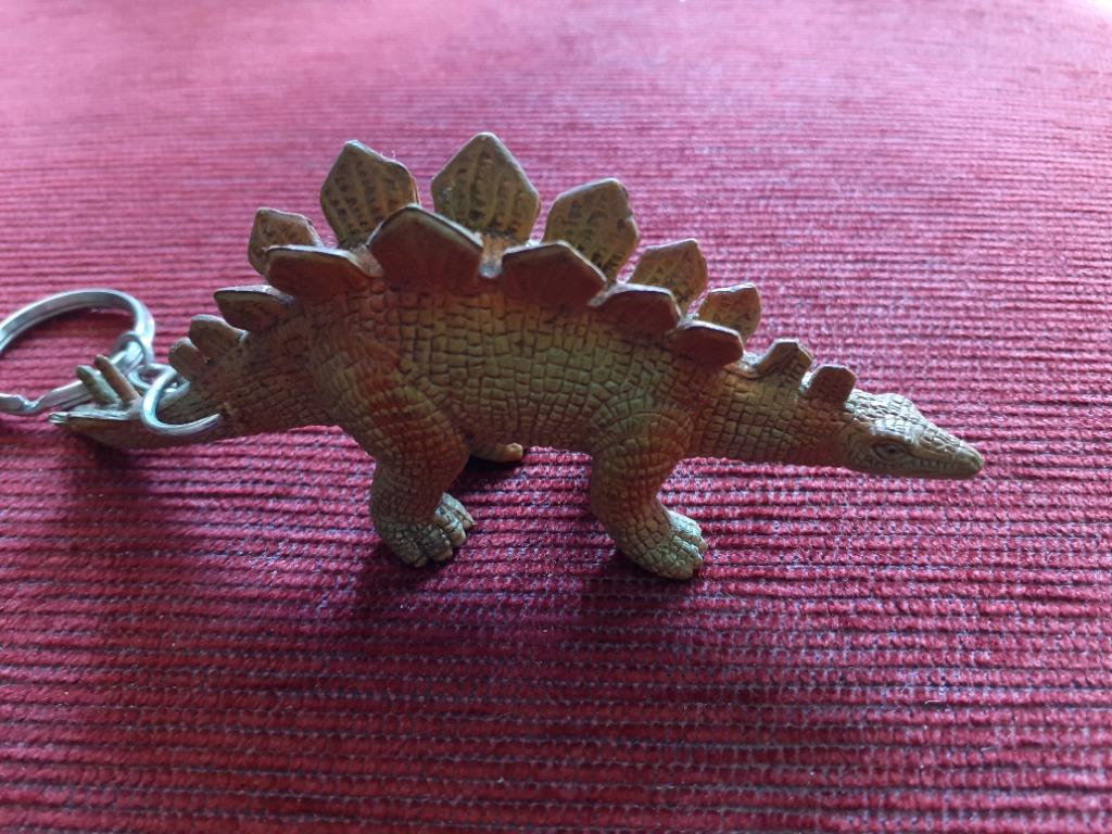 Stegosaurus keychain (1993), Hobbies & Toys, Memorabilia & Collectibles ...