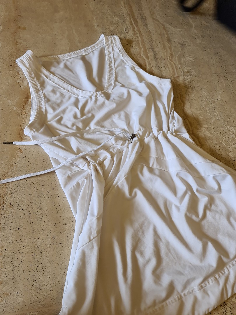 Adidas work out top, Women's Fashion, Activewear on Carousell