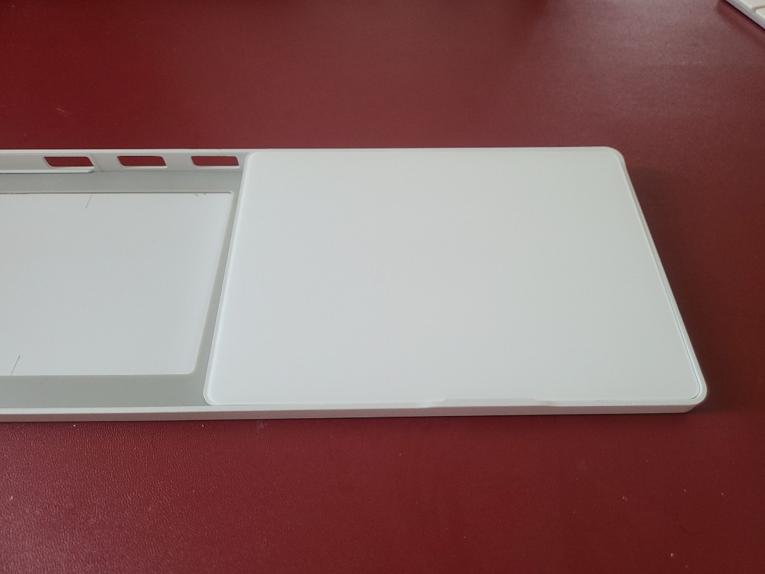 Magic trackpad 2 + magic bridge from apple store. Check all pictures ...