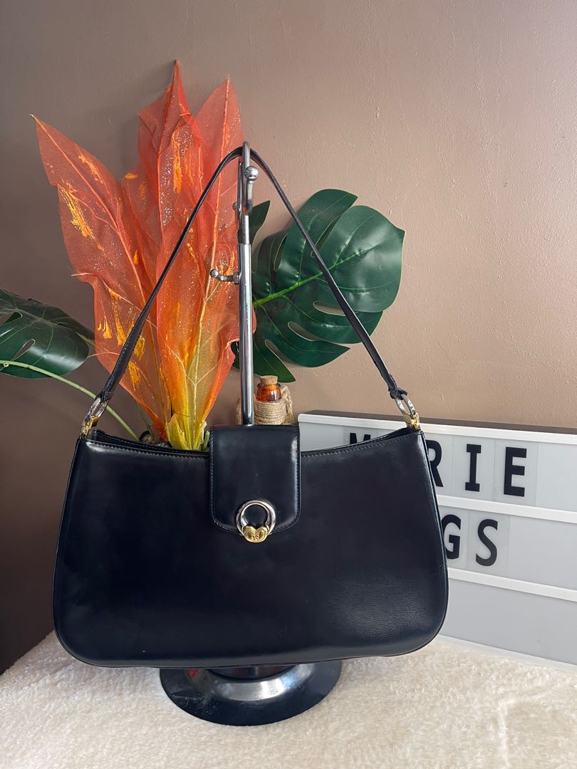 Capacci Shouded Bag, Women's Fashion, Bags & Wallets, Shoulder Bags on ...