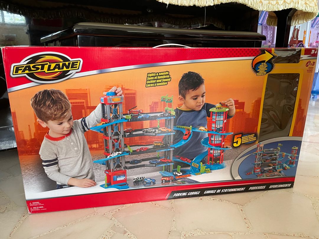 FAST LANE Parking Garage, Hobbies & Toys, Toys & Games on Carousell
