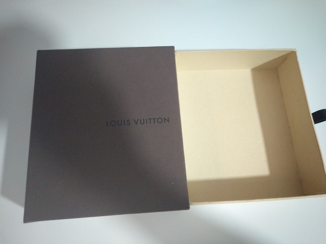 LOuis Vuitton men wallet box, Luxury, Accessories on Carousell