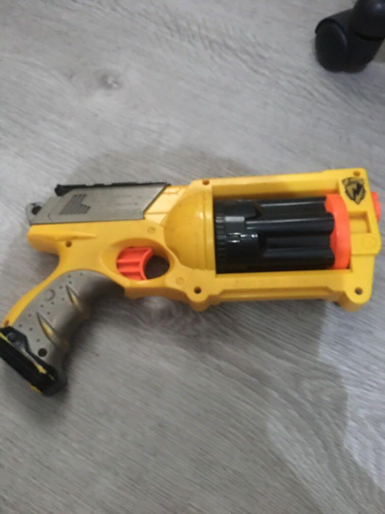old Nerf gun, Hobbies & Toys, Toys & Games on Carousell
