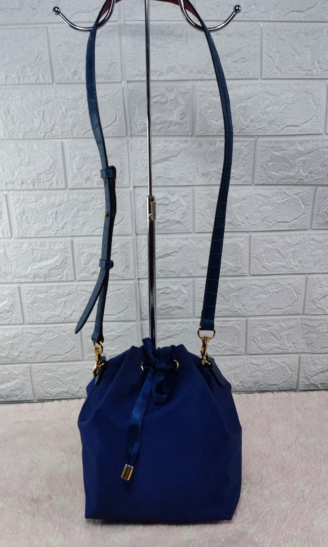 Original Lianca Central Bucket Bag, Women's Fashion, Bags & Wallets ...