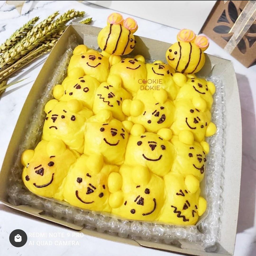 Cute Pull apart Milk Bun, Food & Drinks, Homemade Bakes on Carousell