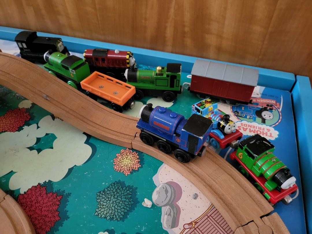 Thomas the Tank Engine Table and Set, Hobbies & Toys, Toys & Games on ...