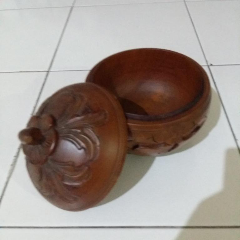BOKOR KAYU UKIRAN #pilihpreloved, Antik, Pajangan di Carousell