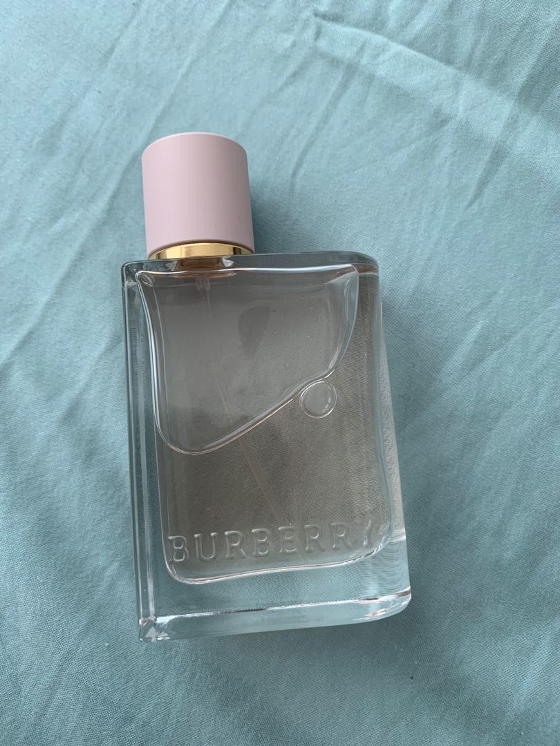 Burberry Her, Beauty & Personal Care, Fragrance & Deodorants on Carousell