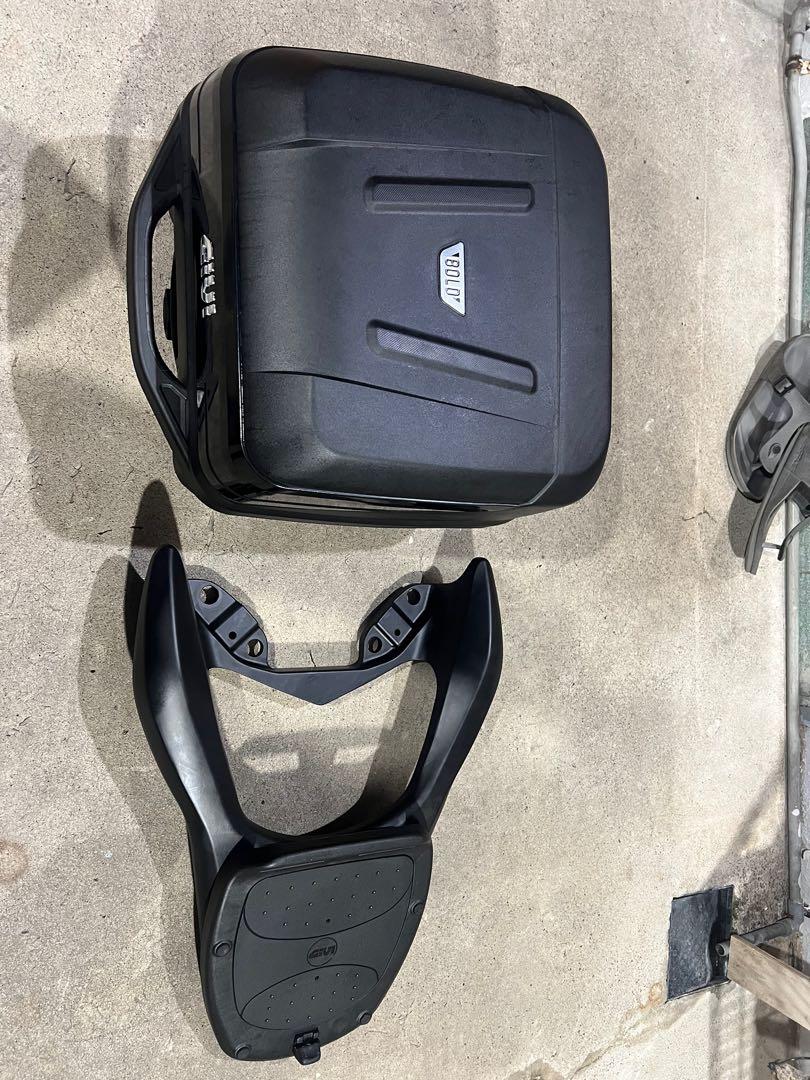 Nmax Rack with Givi Box and base plate, Motorcycles, Motorcycle ...