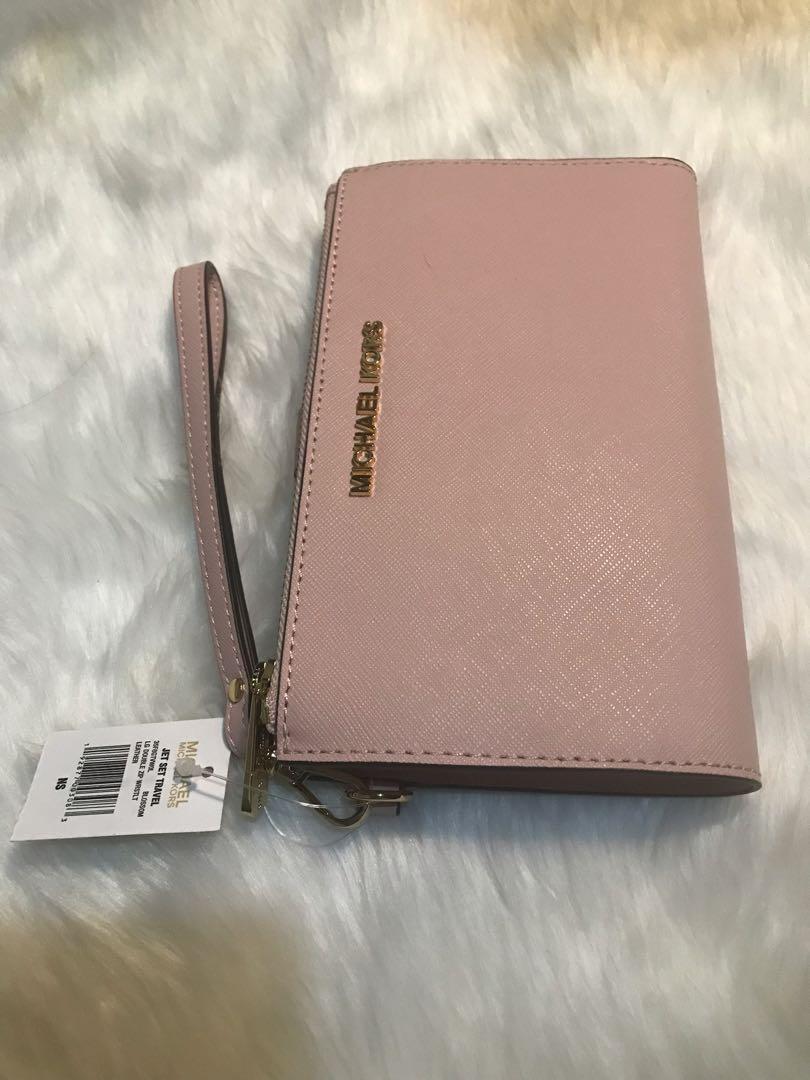 ORIGINAL MICHAEL KORS WALLET, Luxury, Bags & Wallets on Carousell