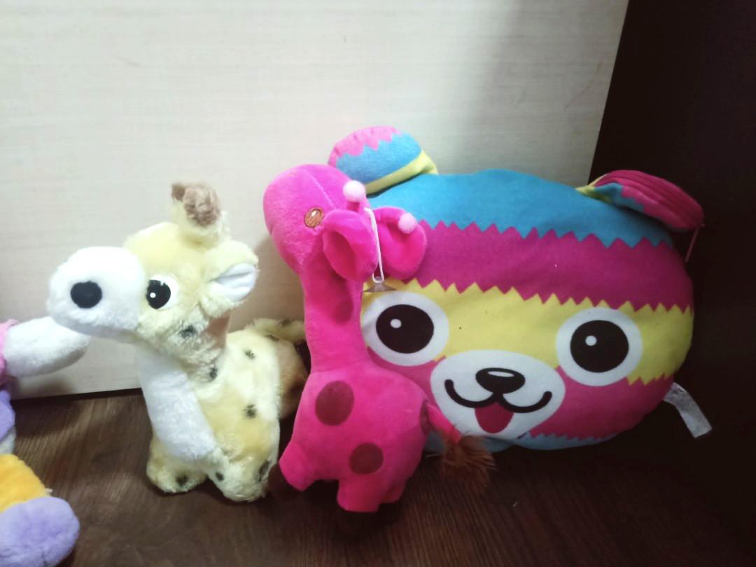 Smiggle rainbow pillow daisy duck pig rat girrafe Soft Toys, Hobbies ...