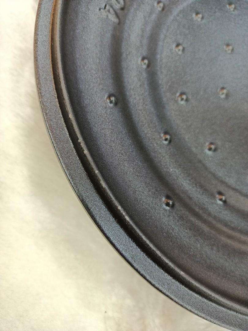 VIVO CAST IRON ROUND CASSEROLE, Furniture & Home Living, Kitchenware ...