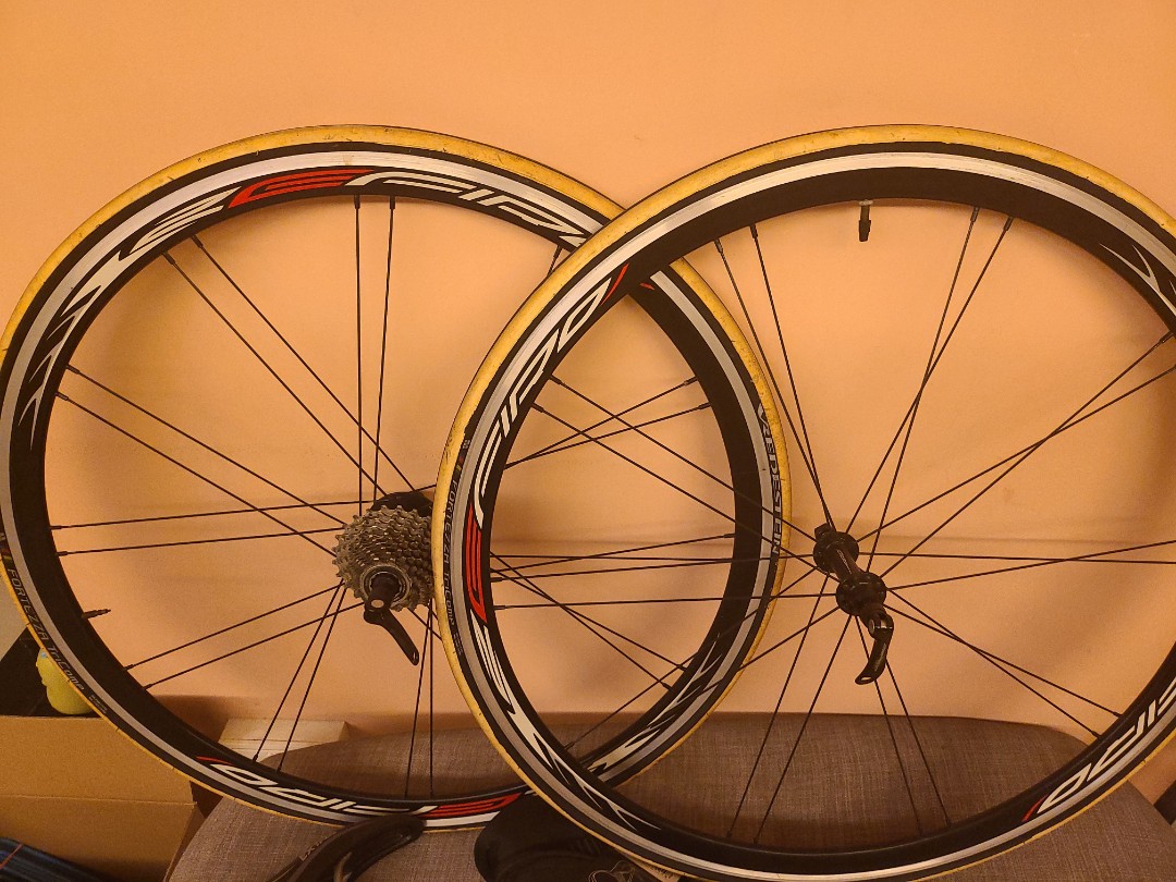 Zefiro wheelset 10 speed with 105 cassette, Sports Equipment, Bicycles ...