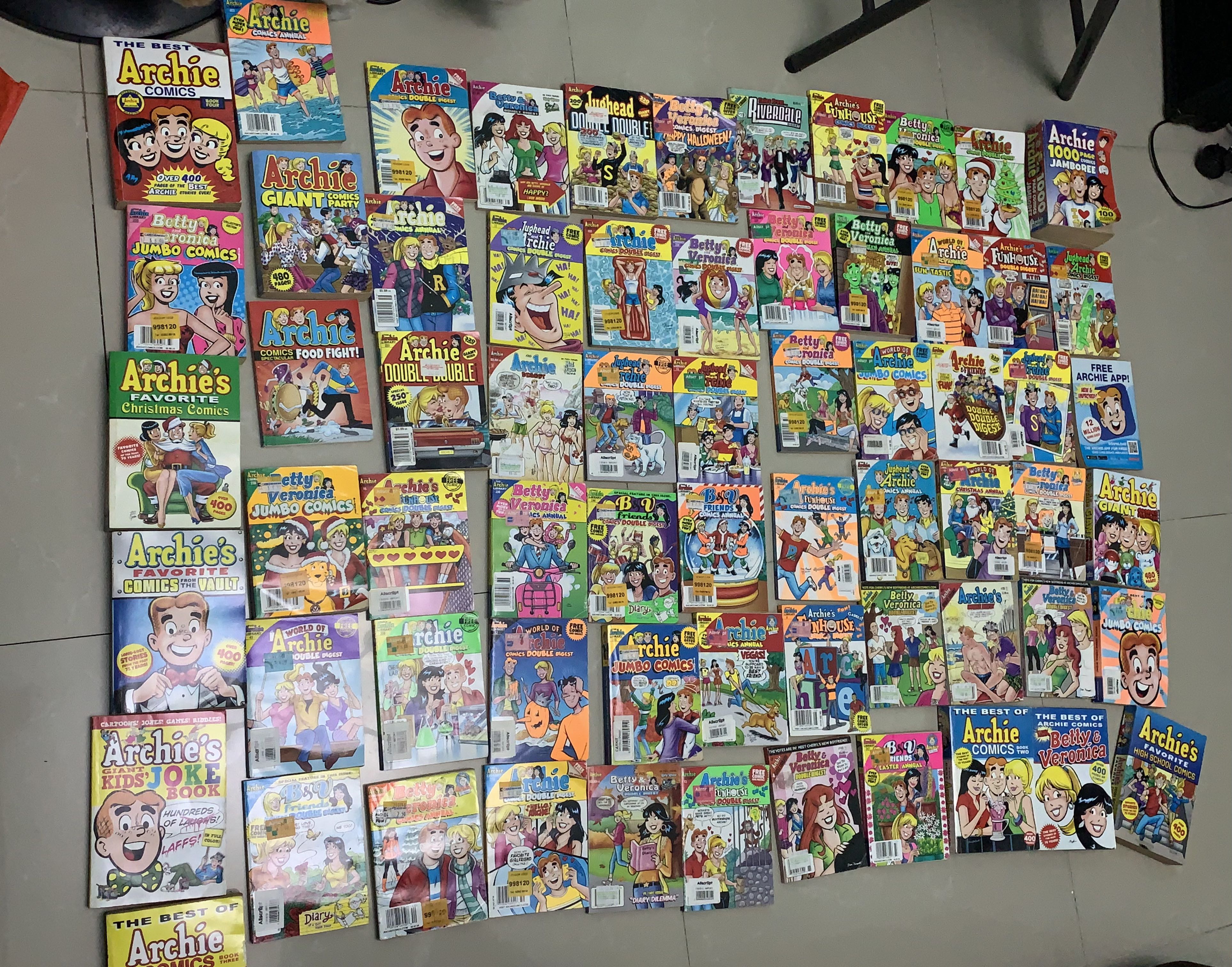 Archie Comics Bundle, Hobbies & Toys, Books & Magazines, Fiction & Non ...